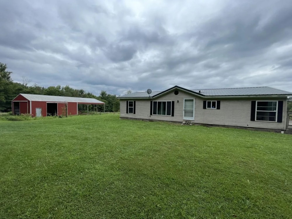 77 Acres With Home and Barns - Hunting Land for Sale - HuntingLocator ...