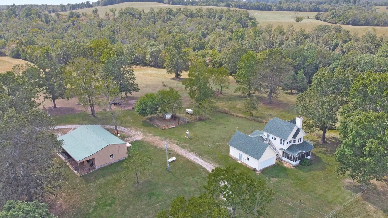 Ozarks Cattle Farm in Caulfield MO for Sale - Hunting Land for Sale - HuntingLocator.com ...